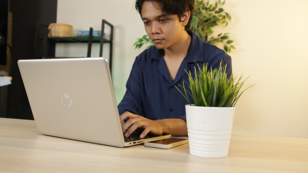 komputer riba - WISER.MY