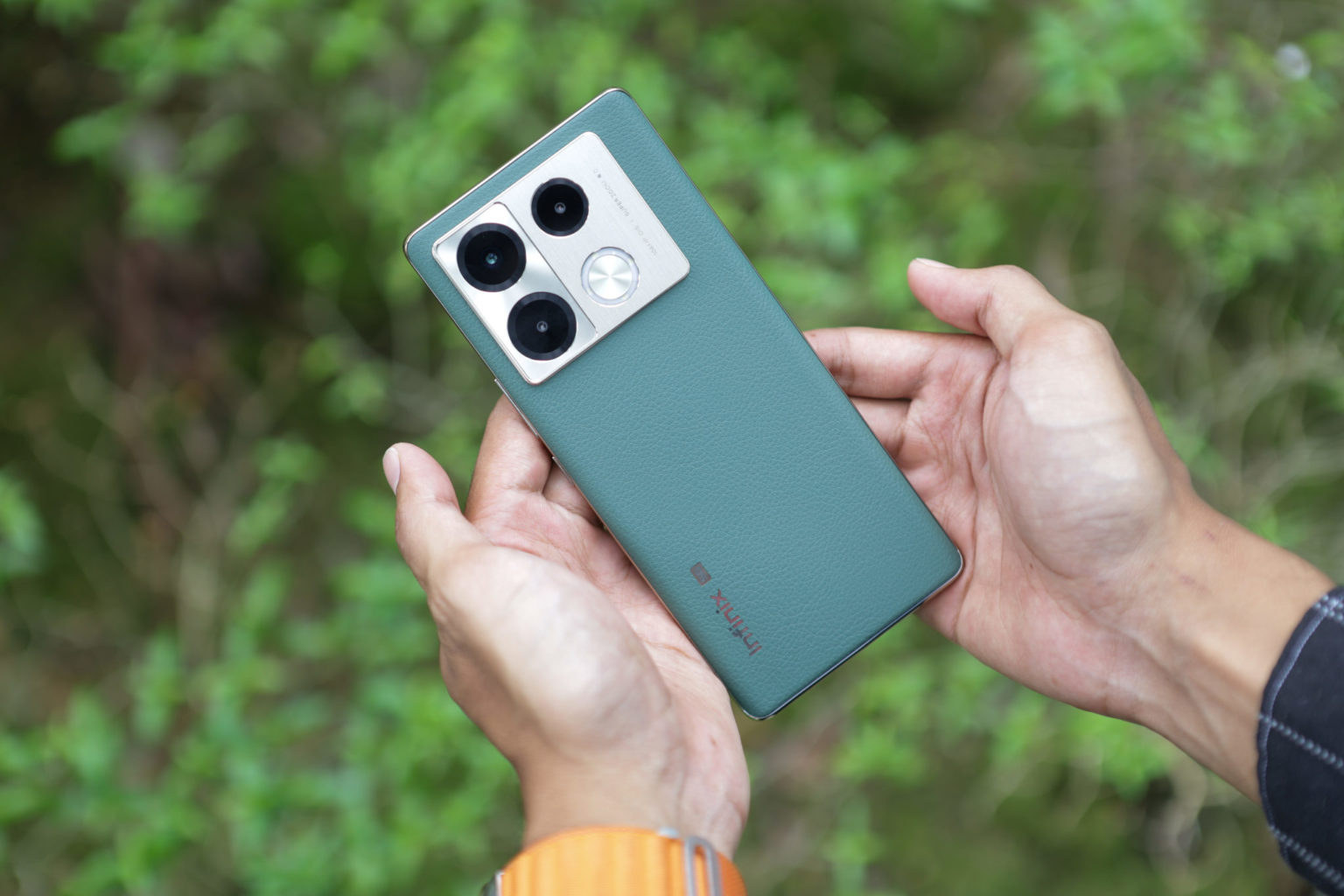 5 Telefon Skrin AMOLED Bawah RM1000