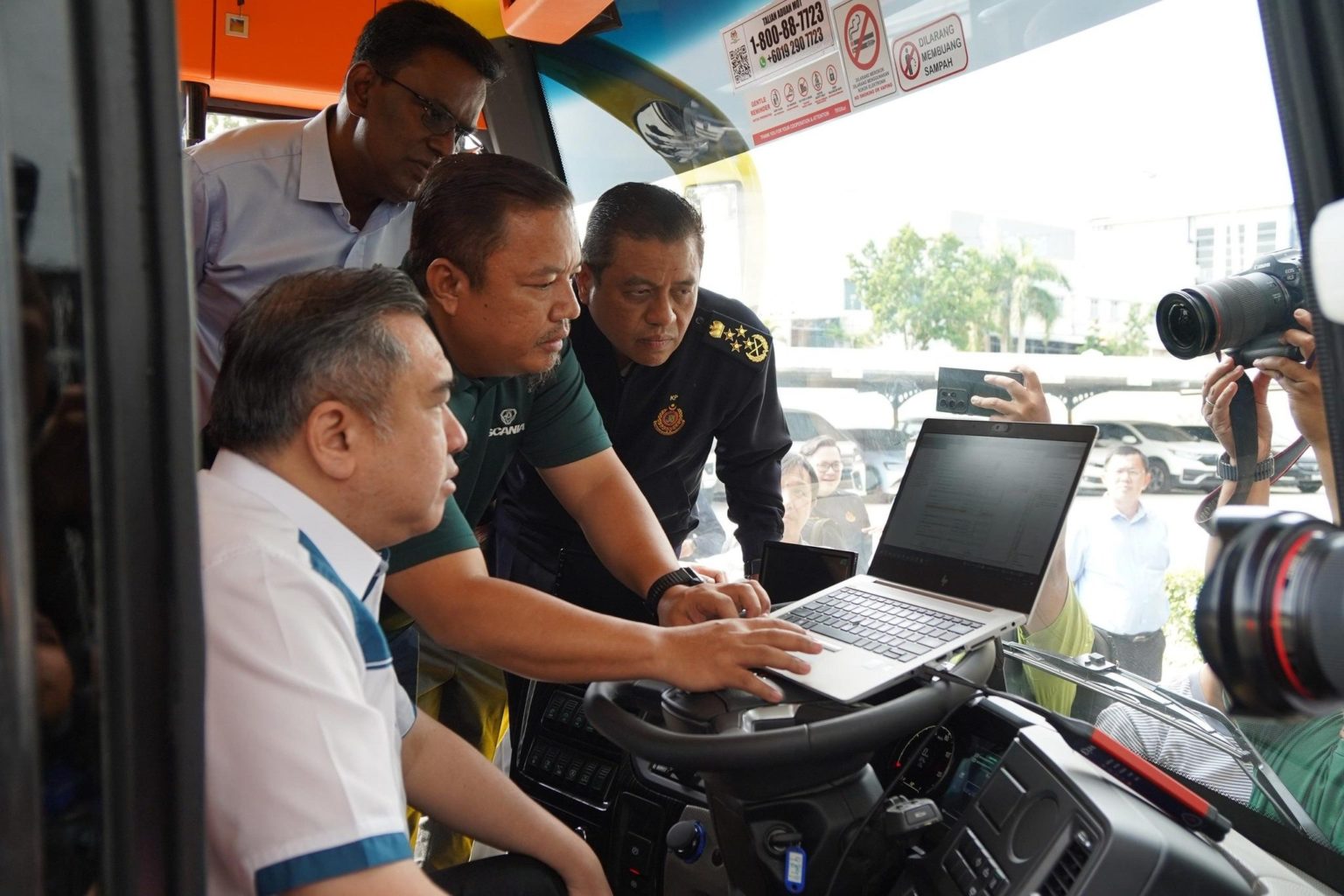 Bas, Kenderaan Berat Wajib Guna Peranti Kawalan Had Laju Mulai Tahun ...