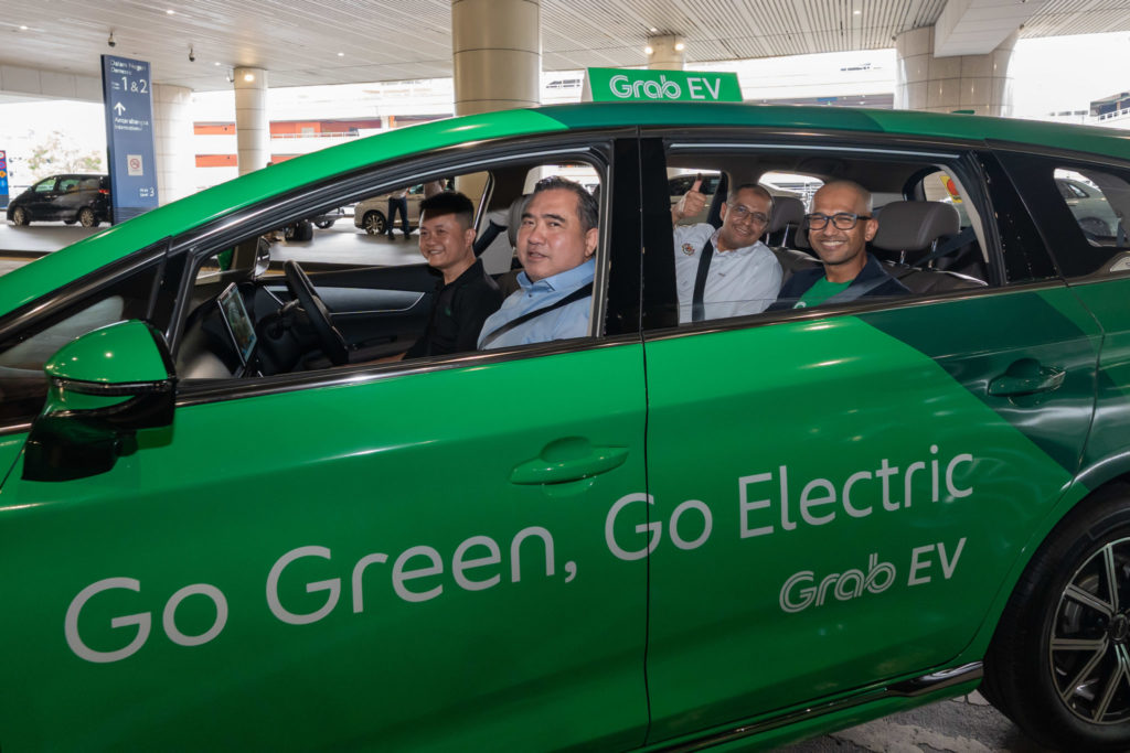 Jom Naik EV Dengan Grab Ke KLIA, Lebih Senyap Dan Bersih