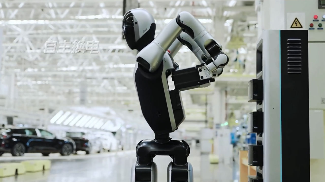 China Lancar Robot Humanoid Pertama Di Dunia Boleh Tukar Bateri Sendiri
