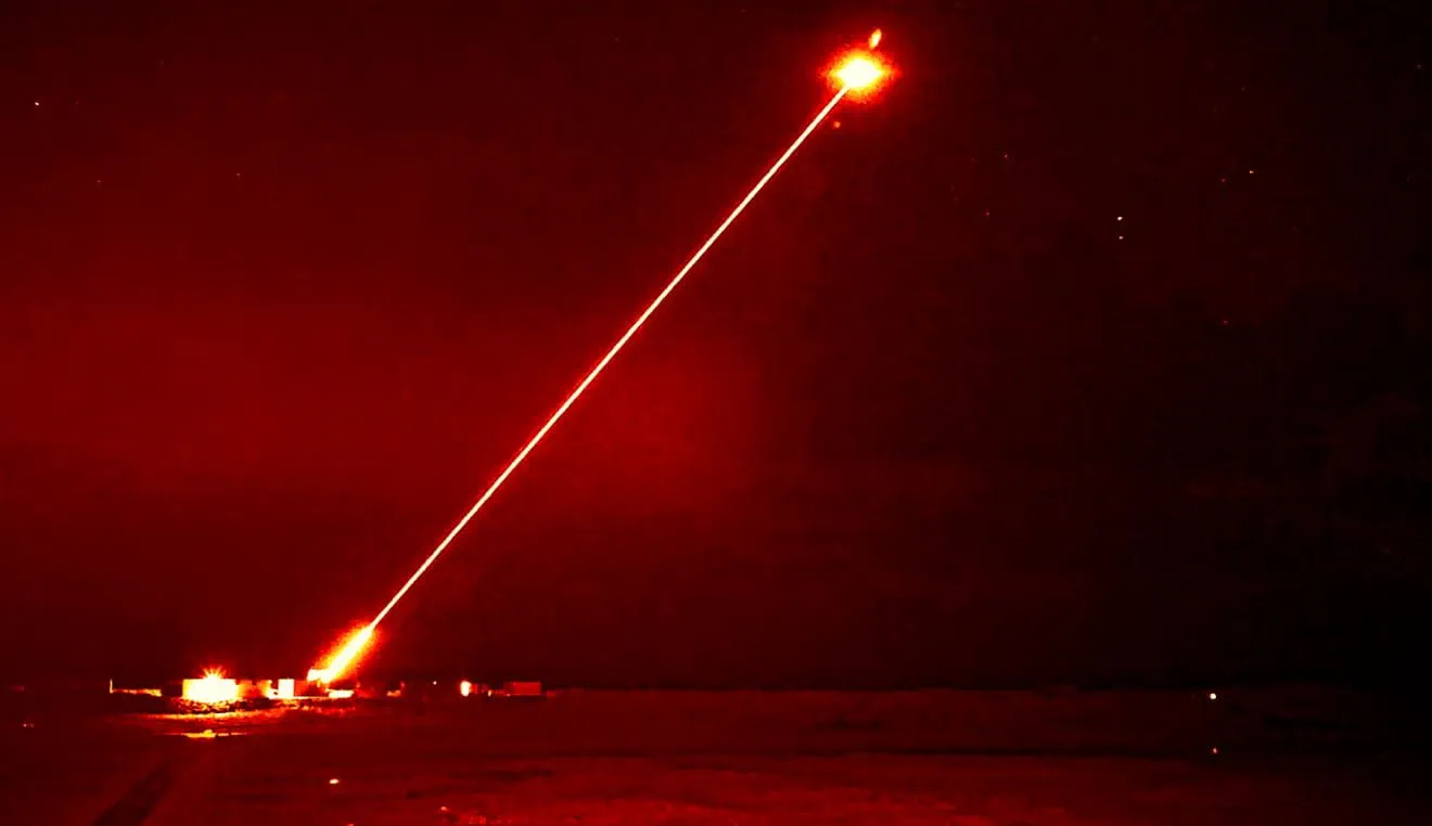 UK Bangunkan Laser "DragonFire" Untuk Jatuhkan Dron Musuh